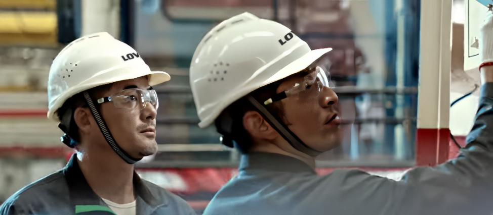 The Evolution of "Automatic" Tractors: A Guide to Powershift, Power Re