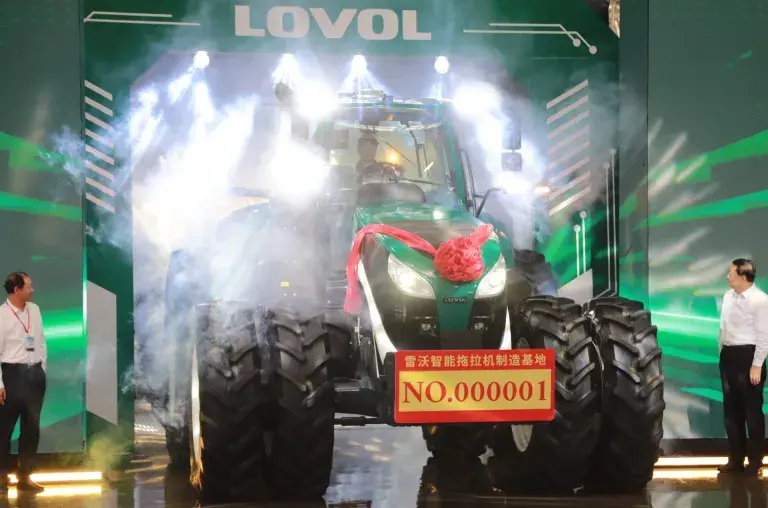 Profi Magazine Features LOVOL Intelligent Tractor Manufacturing Base: